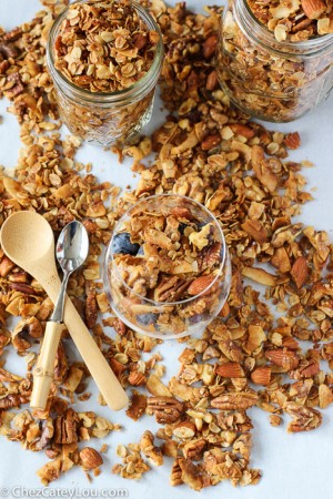 Classic Granola - Chez CateyLou